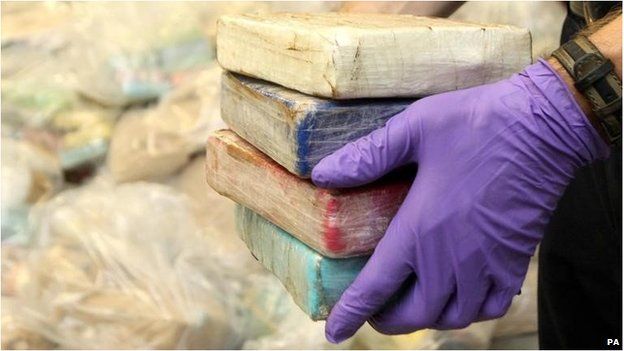 Mexico police arrest 'major drug lord' wanted in US - BBC News