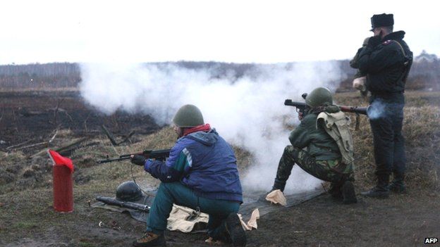 Echoes of Cold War as US-Russia ties plummet - BBC News