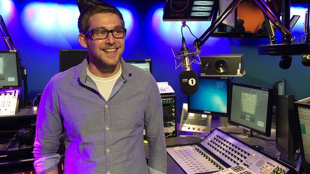 Radio 1: Steff ar donfedd yr ifanc - BBC Cymru Fyw