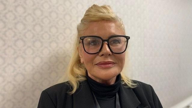 Covid inquiry in Wales: Families want answers as hearings start - BBC News