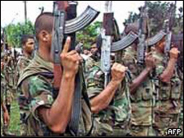 Paramilitares estão mais ativos que as Farc na Colômbia, diz relatório ...