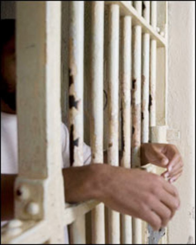 Evalúan la liberación de presos en Brasil - BBC News Mundo