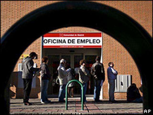 Entre el desempleo y el subempleo - BBC News Mundo