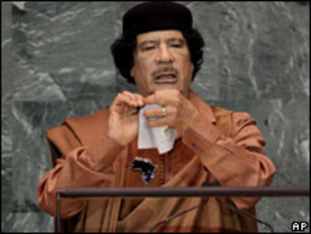 Khadafi gera crise diplomática ao sugerir divisão da Nigéria - BBC News ...