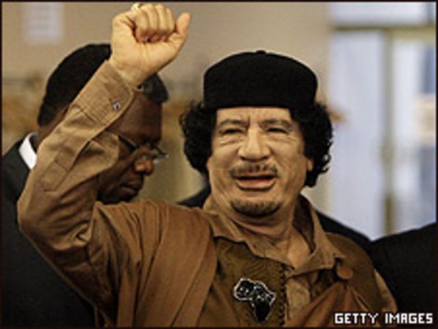 Gadafi, debut y desafío - BBC News Mundo