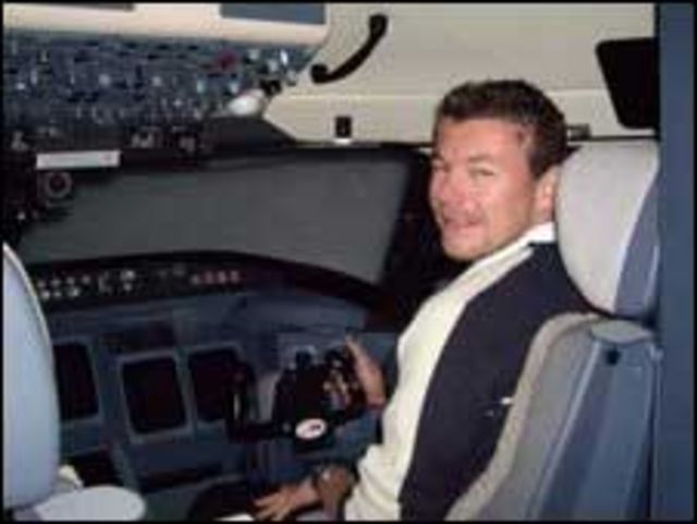 'Piloto herói' avisou sobre perda de motor - BBC News Brasil