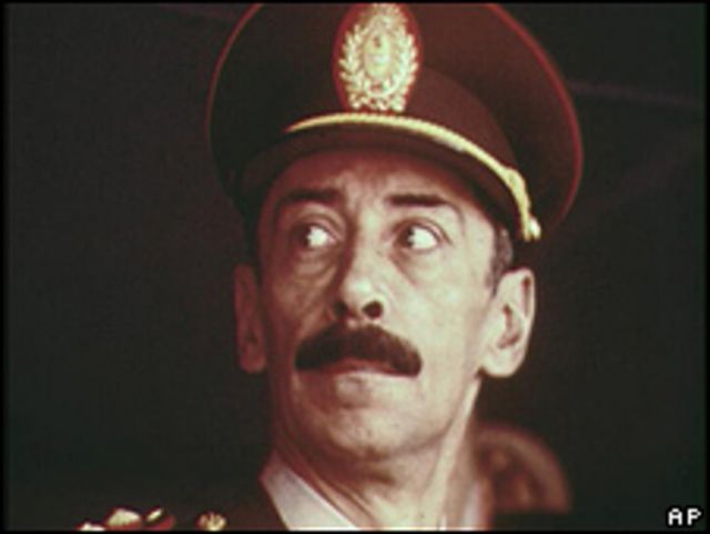 Orden de arresto contra Videla en Alemania - BBC News Mundo