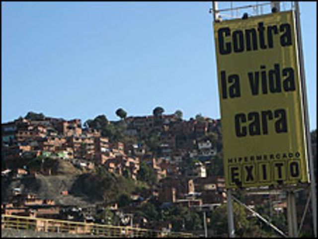 De Éxito a Bicentenario, a paso lento - BBC News Mundo
