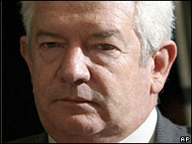 Colombia: llevan a juicio a primo de Uribe - BBC News Mundo