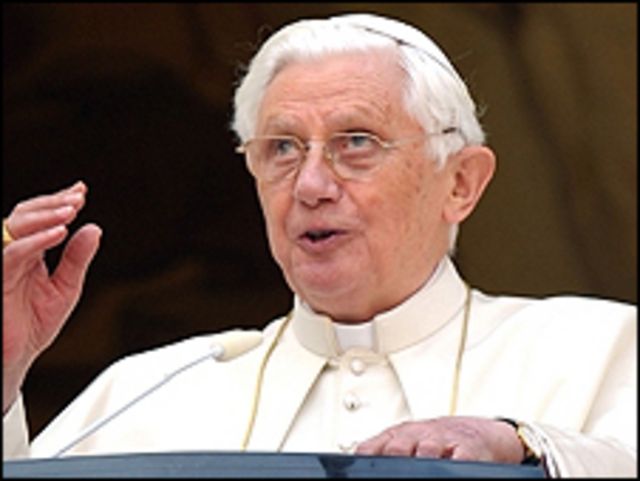 Bento 16 faz 83 anos e recebe apoio em meio a crise na Igreja - BBC ...
