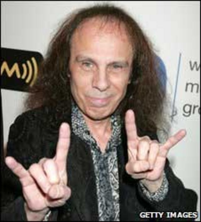 Morre o vocalista de heavy metal Ronnie James Dio - BBC News Brasil