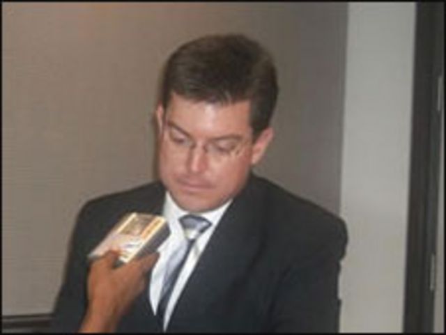 Diblomaasi Mareykan ah oo ka hadlay qaraxii Kampala - BBC News Somali