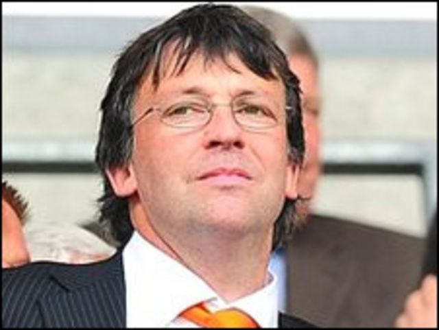 Chủ tịch Blackpool Karl Oyston từ chức - BBC News Tiếng Việt