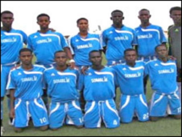 Ciyaartoy Soomaali ah oo lagu tababarayo Doha - BBC News Somali