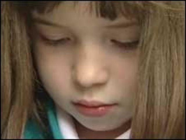 Quimioterapia ajuda menina com artrite rara - BBC News Brasil