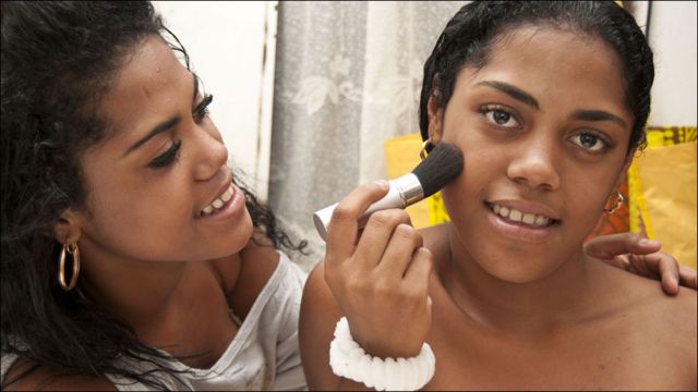 En fotos: el "barrio de los gemelos" en La Habana - BBC News Mundo