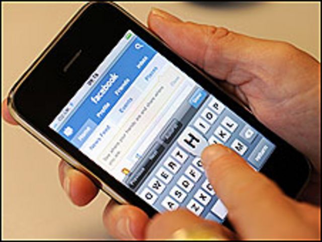 Fundador de Facebook critica película sobre la red social - BBC News Mundo