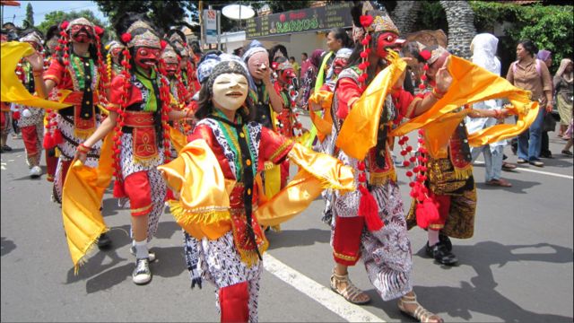 Festival Topeng Nusantara - BBC News Indonesia