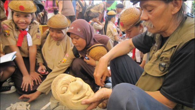 Festival Topeng Nusantara - BBC News Indonesia