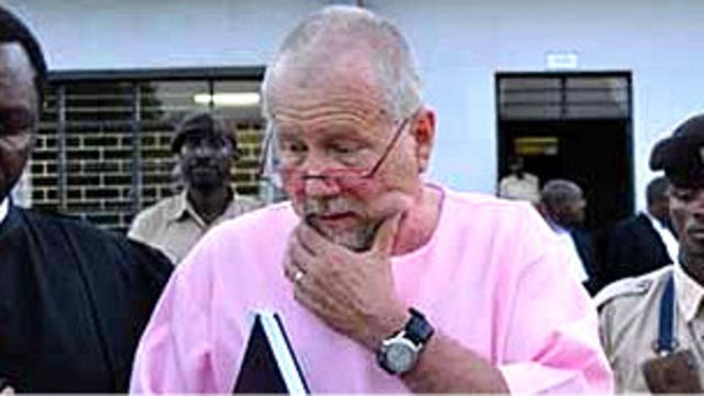 Peter Erlinder ntiyemera icemezo ca TPIR - BBC News Gahuza