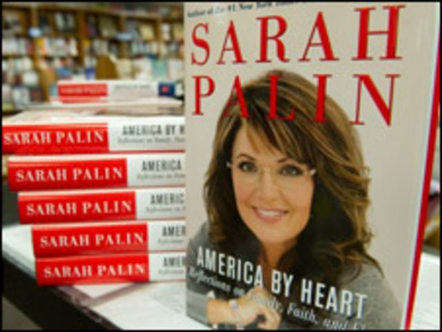 Mỹ công bố các điện thư của Sarah Palin - BBC News Tiếng Việt