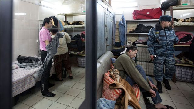 Live_Report: вокзальный рейд ОМОНа - BBC News Русская служба