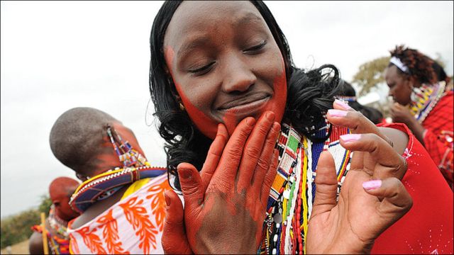En fotos: ceremonia masai de compartir la carne - BBC News Mundo