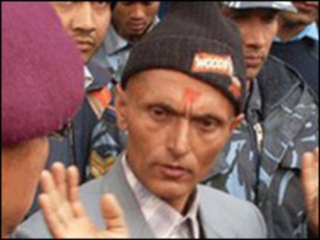 Héroe nacional por golpear a un político - BBC News Mundo