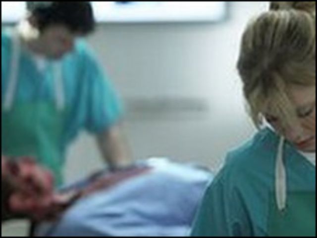 Una nueva autopsia que evita abrir el cuerpo - BBC News Mundo