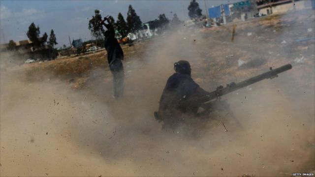 Öldürülen gazeteci Chris Hondros'un son fotoğrafları - BBC News Türkçe
