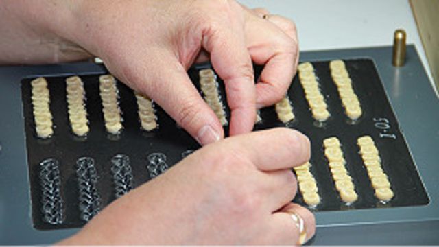 La capital de los dientes postizos - BBC News Mundo