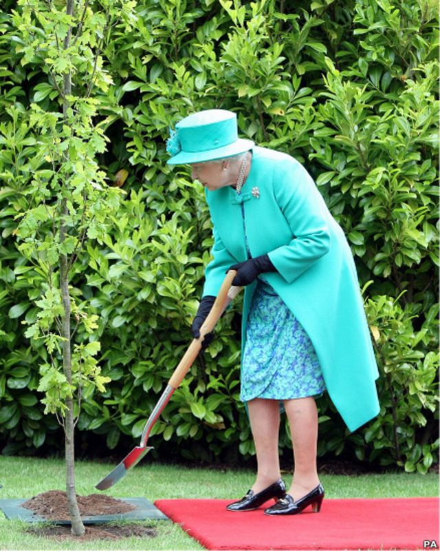 En fotos: histórica visita de Isabel II a Irlanda - BBC News Mundo