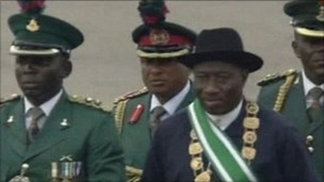 Goodluck Jonathan a prêté serment - BBC News Afrique