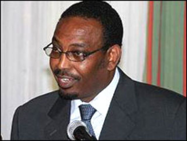 Faarax Macalin: "Qawda maqashii waxna ha u qaban" - BBC News Somali