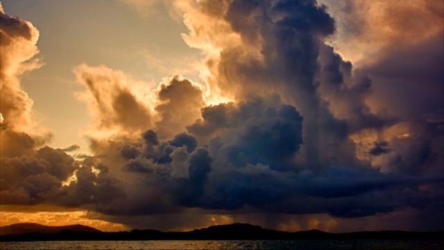 Mengamati awan - BBC News Indonesia