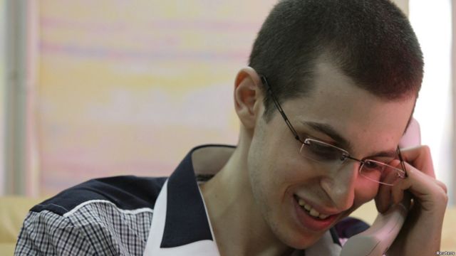 Фоторепортаж: обмен Гилада Шалита на палестинцев - BBC News Русская служба