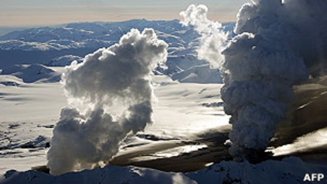 Chile no descarta una erupción mayor en el volcán Hudson - BBC News Mundo
