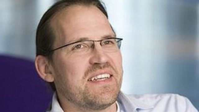 Choque de titanes: correo electrónico vs. redes sociales - BBC News Mundo