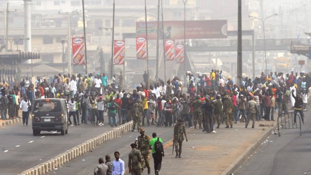 Menentang penghapusan subsidi BBM di Nigeria - BBC News Indonesia