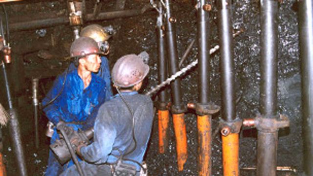 Vinashin không trả nợ lần thứ ba - BBC News Tiếng Việt