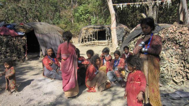 घुमन्ते राउटे समुदायको बस्तीको केहि झलक - BBC News नेपाली