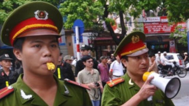 Công an đề xuất phạt vi phạm hành chính - BBC News Tiếng Việt