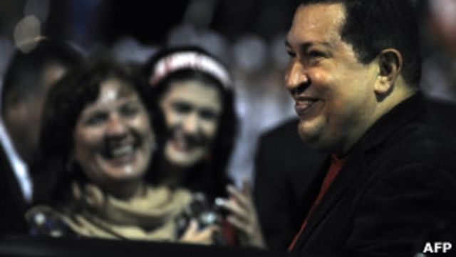 Chávez regresa, persisten las dudas - BBC News Mundo