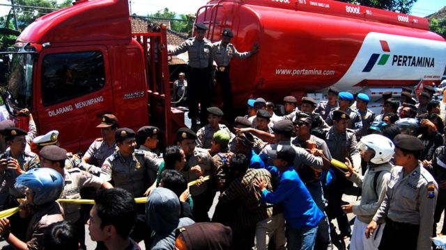 Demonstrasi menentang kenaikan BBM - BBC News Indonesia