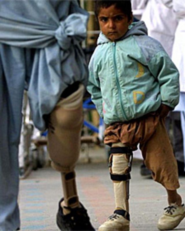 ہزاروں والدین کا بچوں کو پولیو قطرے پلانے سے انکار - BBC News اردو