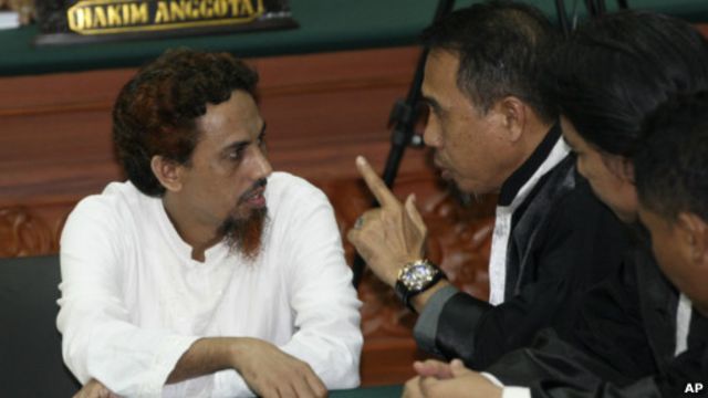 Umar Patek dihukum 20 tahun penjara - BBC News Indonesia