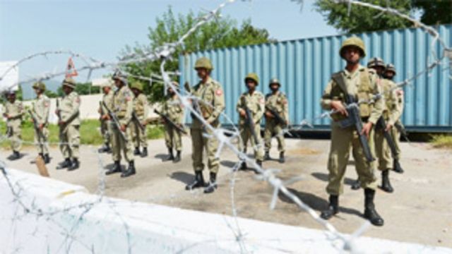 پھر غلیل بناؤں گا - BBC News اردو