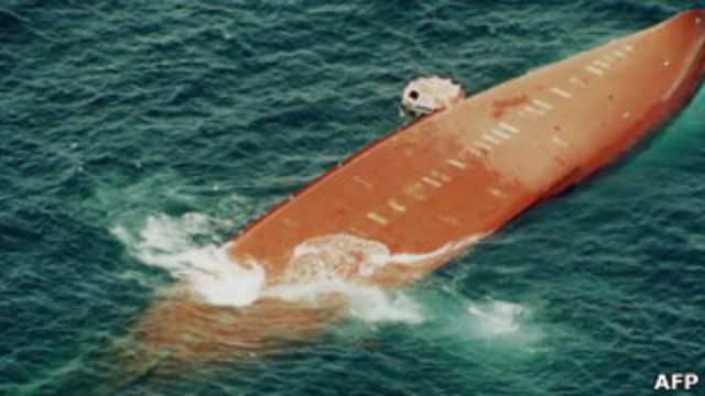 A diez años de la tragedia del Titanic africano - BBC News Mundo