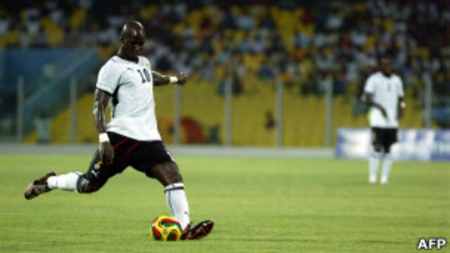 Football: Appiah signe en Iran - BBC News Afrique