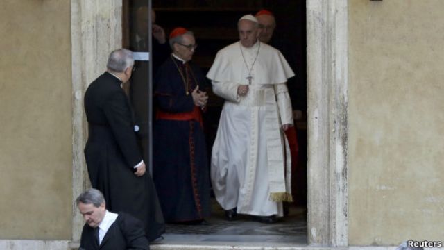 Hari pertama Paus Fransiskus di Vatikan - BBC News Indonesia